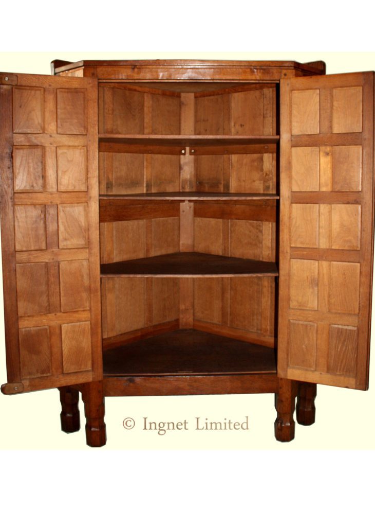 ROBERT MOUSEMAN THOMPSON RARE EARLY TRIANGULAR CORNER CUPBOARD – Ingnet