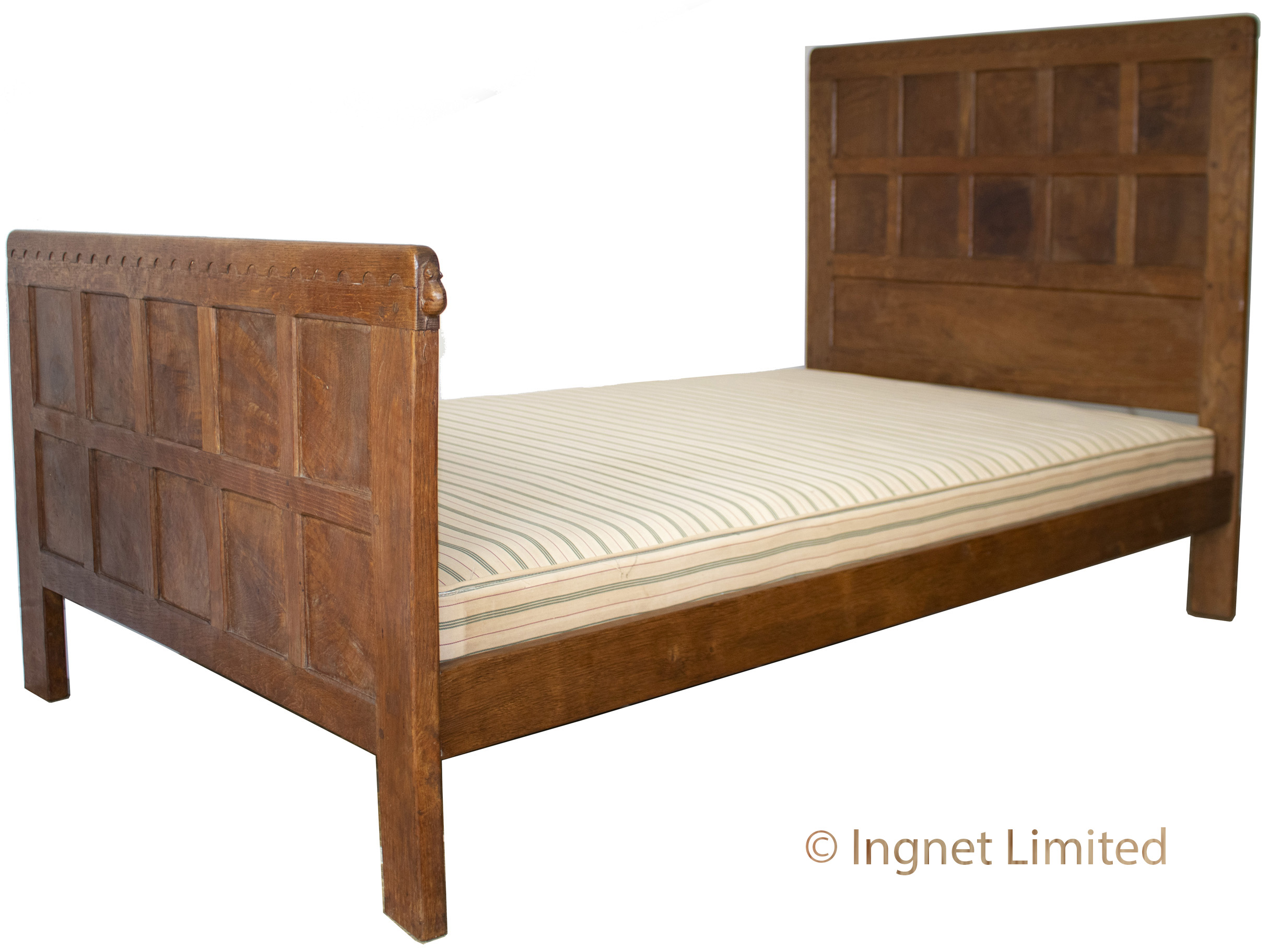 ROBERT MOUSEMAN THOMPSON EARLY LARGE SINGLE ADZED OAK BED - Ingnet