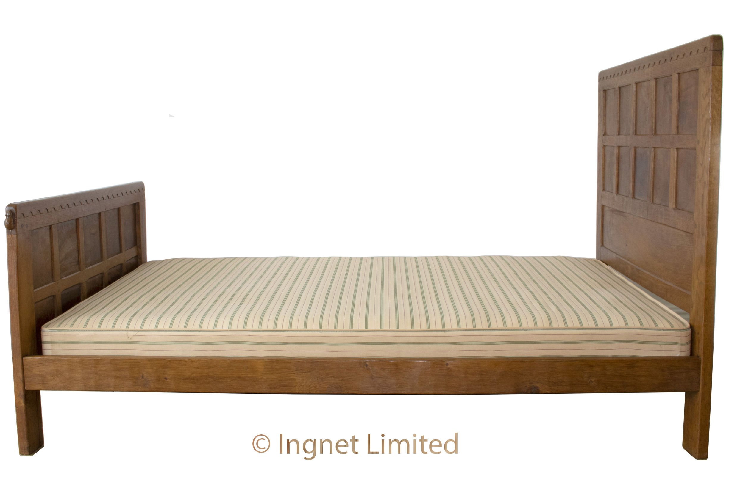 ROBERT MOUSEMAN THOMPSON EARLY LARGE SINGLE ADZED OAK BED - Ingnet