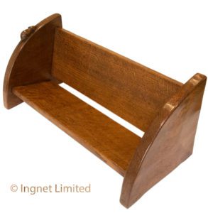 ROBERT MOUSEMAN THOMPSON CLASSIC OAK ADZED BOOK TROUGH – Ingnet