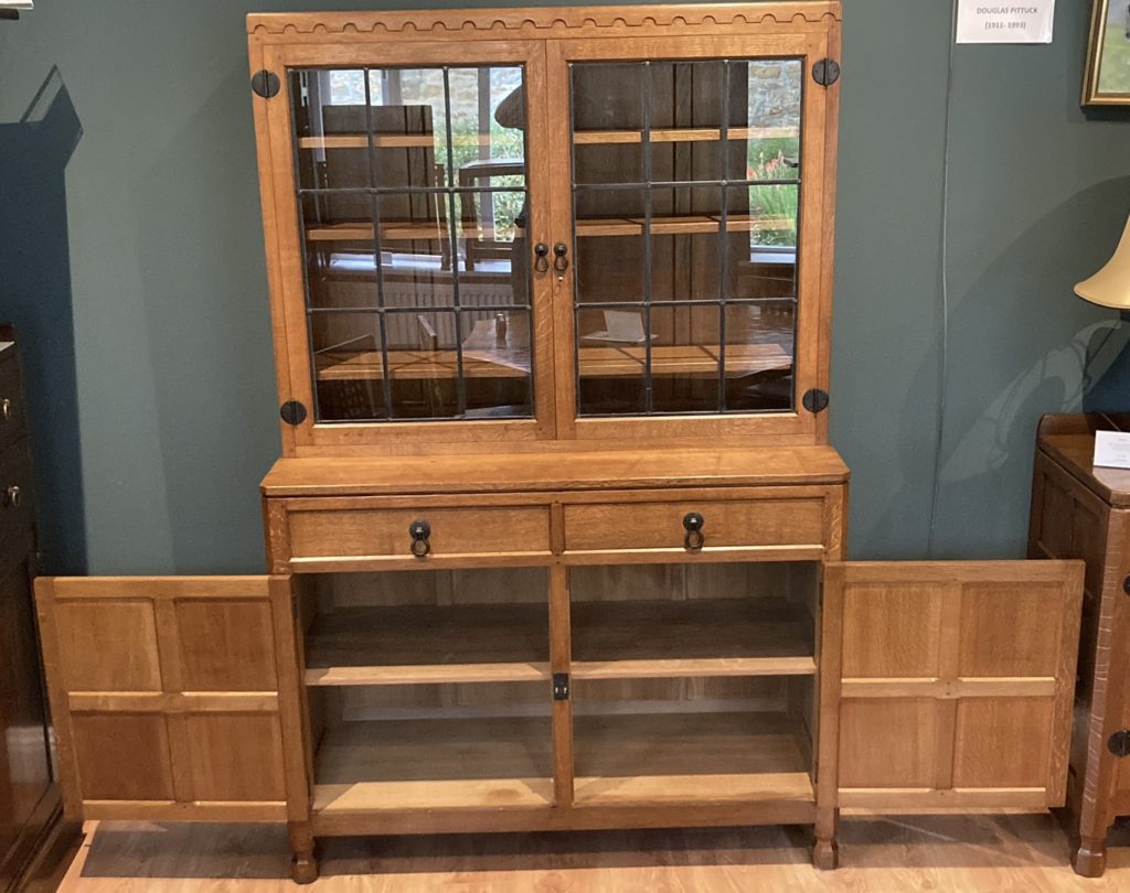 ROBERT MOUSEMAN THOMPSON GLAZED OAK DISPLAY CUPBOARD – Ingnet
