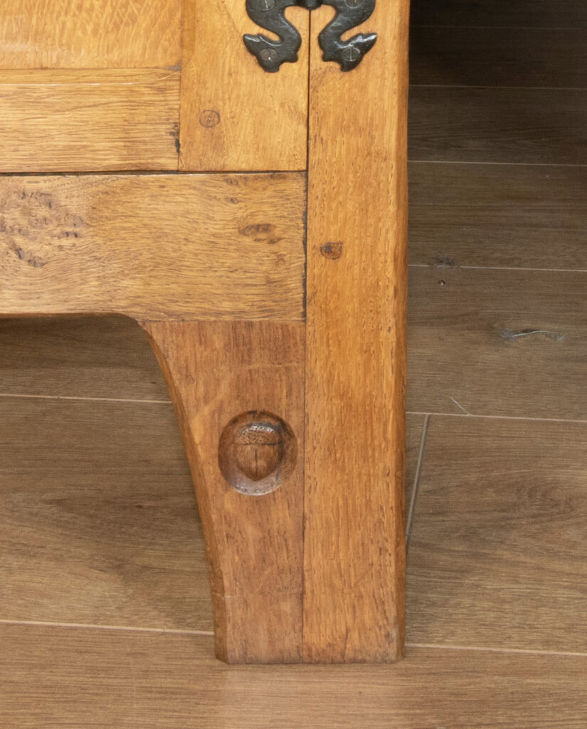 ACORNMAN OAK ADZED DRESSER ALAN GRAINGER – Ingnet
