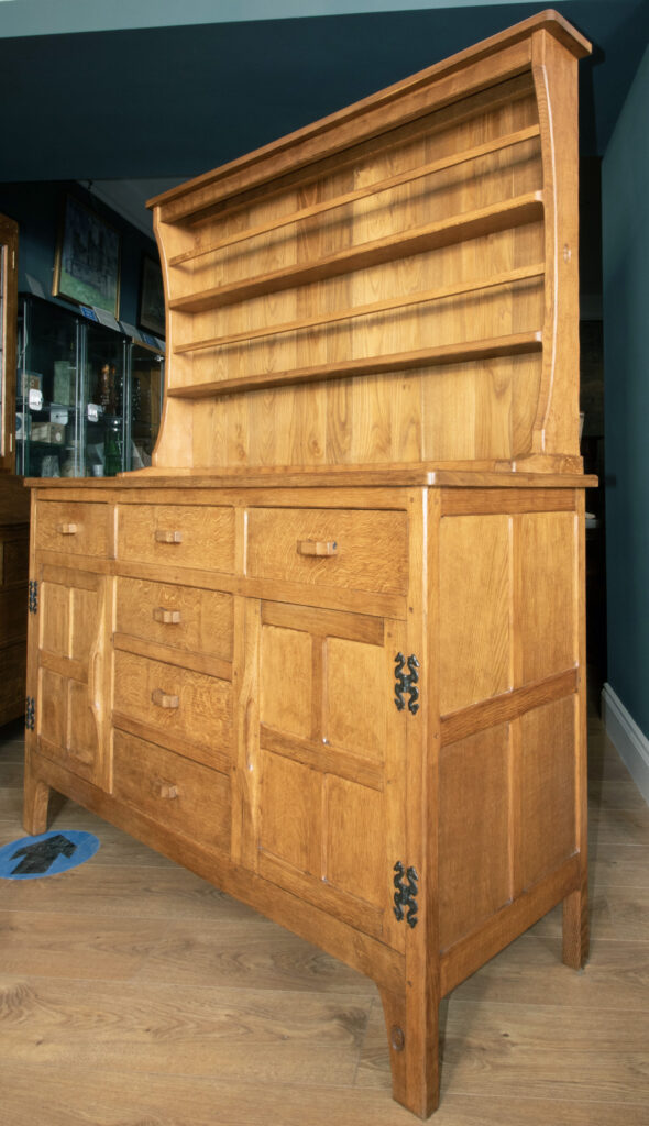 ACORNMAN OAK ADZED DRESSER ALAN GRAINGER – Ingnet