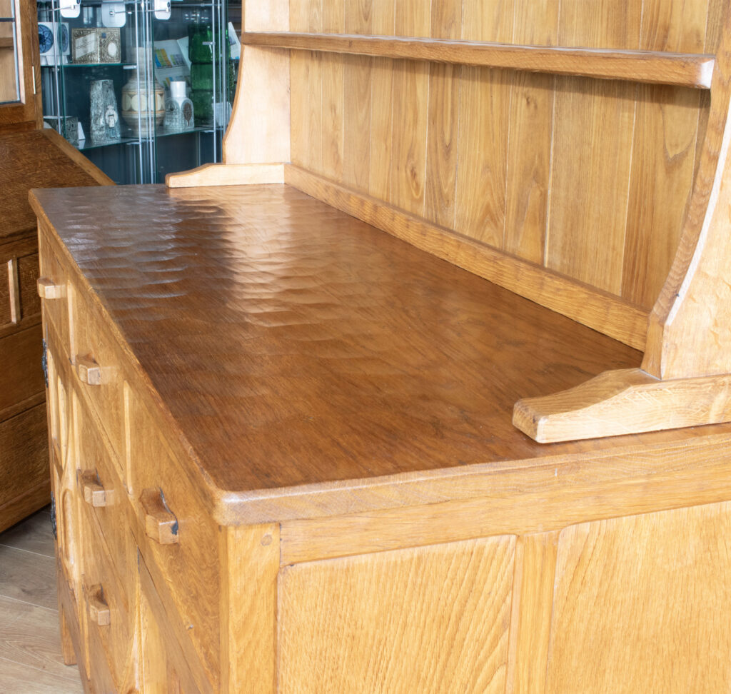 ACORNMAN OAK ADZED DRESSER ALAN GRAINGER – Ingnet