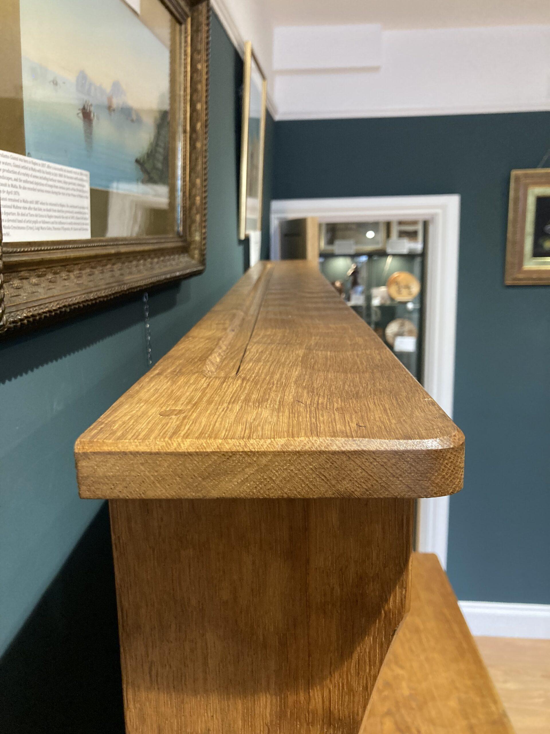 ACORNMAN OAK ADZED DRESSER ALAN GRAINGER – Ingnet