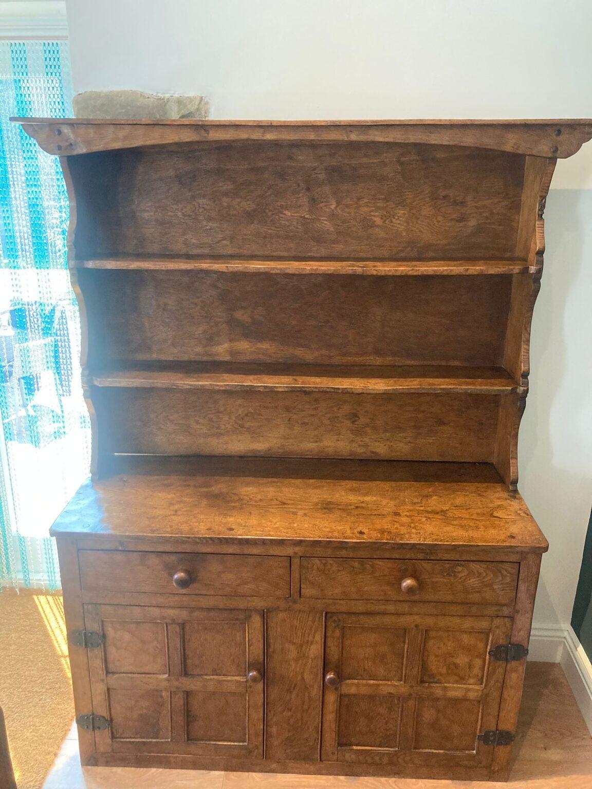 Thomas Gnomeman Whittaker Fully Adzed Oak Dresser – Ingnet