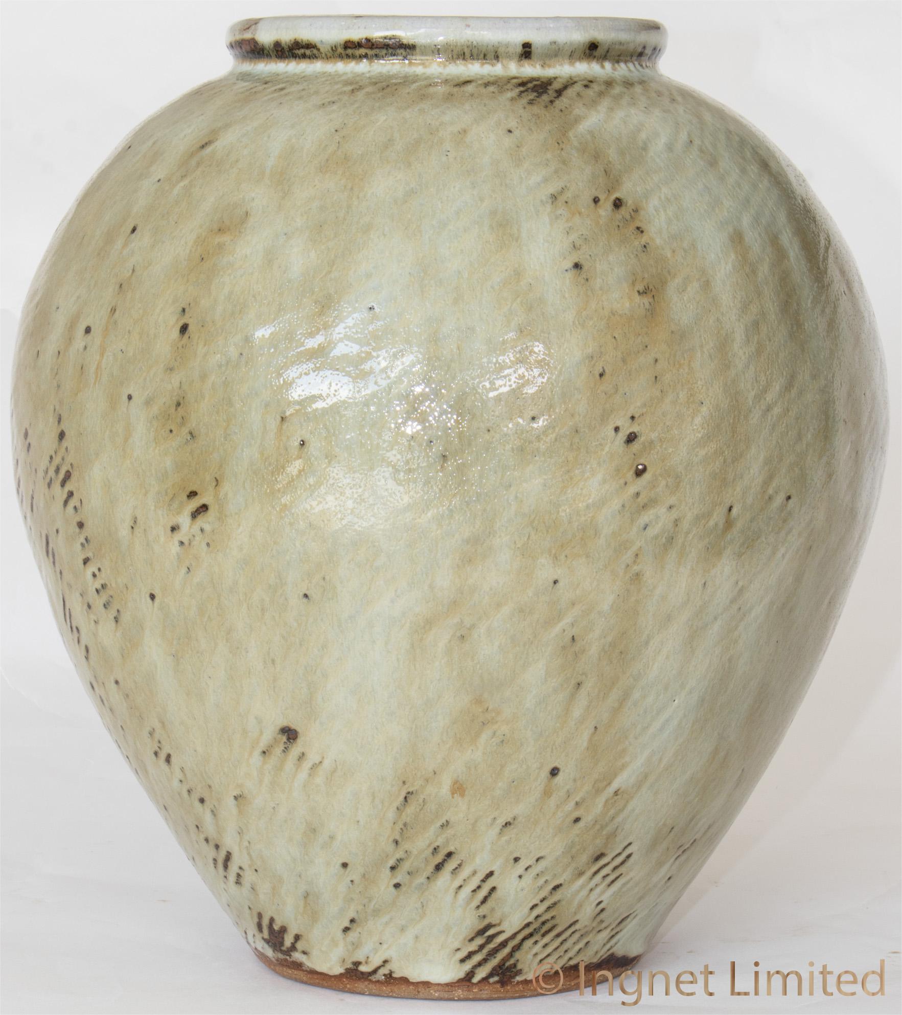 PETER SWANSON ROOF THATCH OVER OCHRE CORNISH MOON JAR – Ingnet
