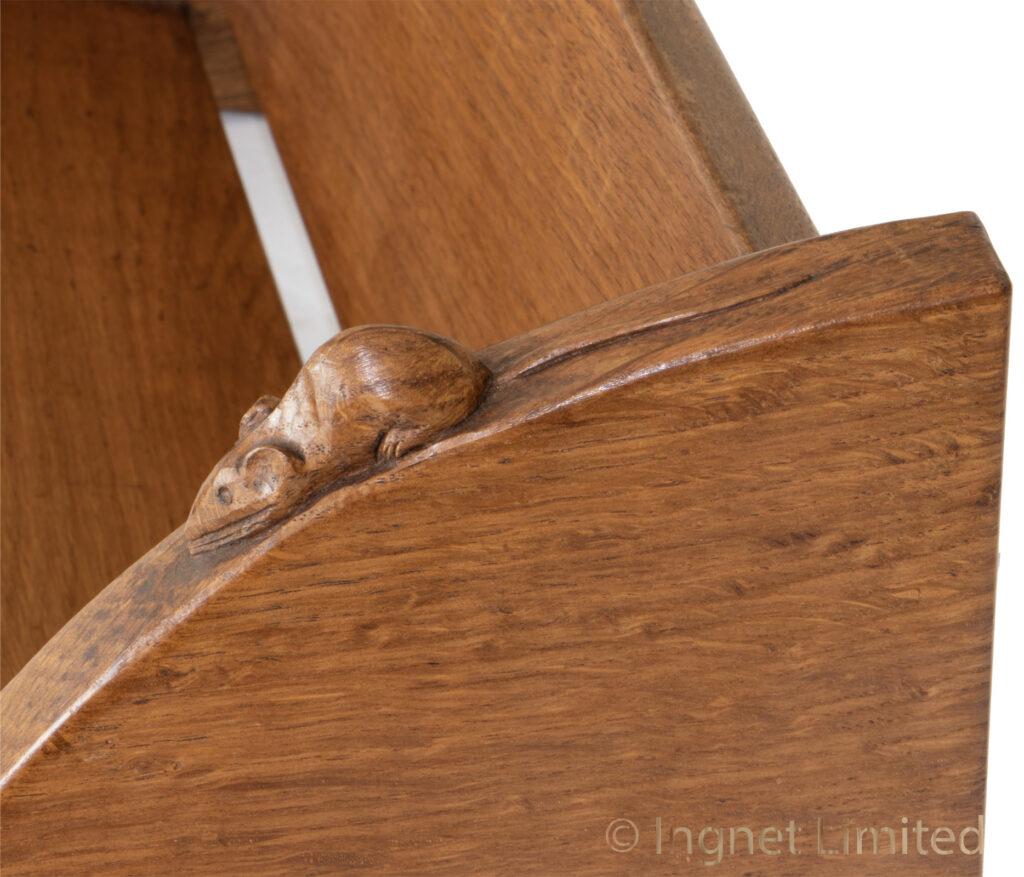 ROBERT MOUSEMAN THOMPSON OAK BOOK TROUGH – Ingnet