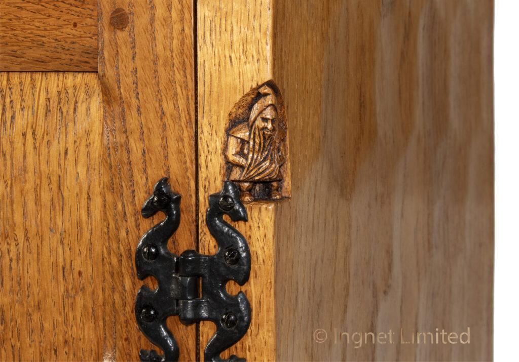 THOMAS GNOMEMAN WHITTAKER FULLY ADZED OAK DRESSER – Ingnet