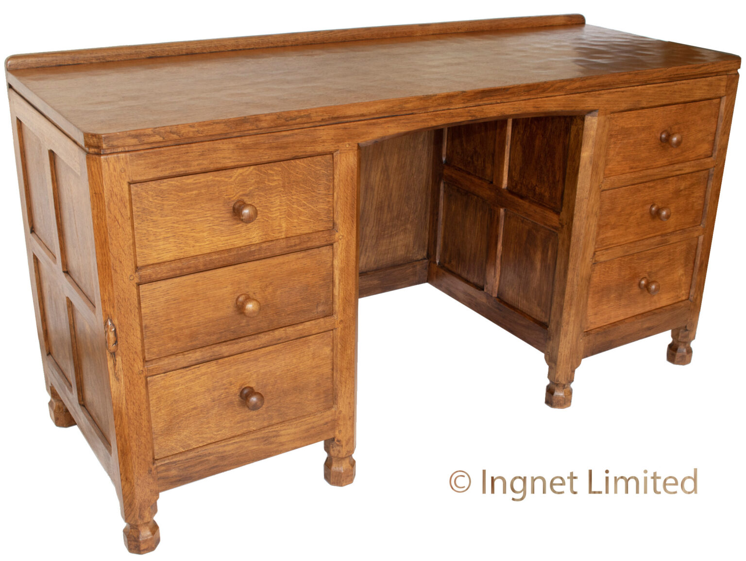ROBERT MOUSEMAN THOMPSON OAK ADZED DESK – Ingnet