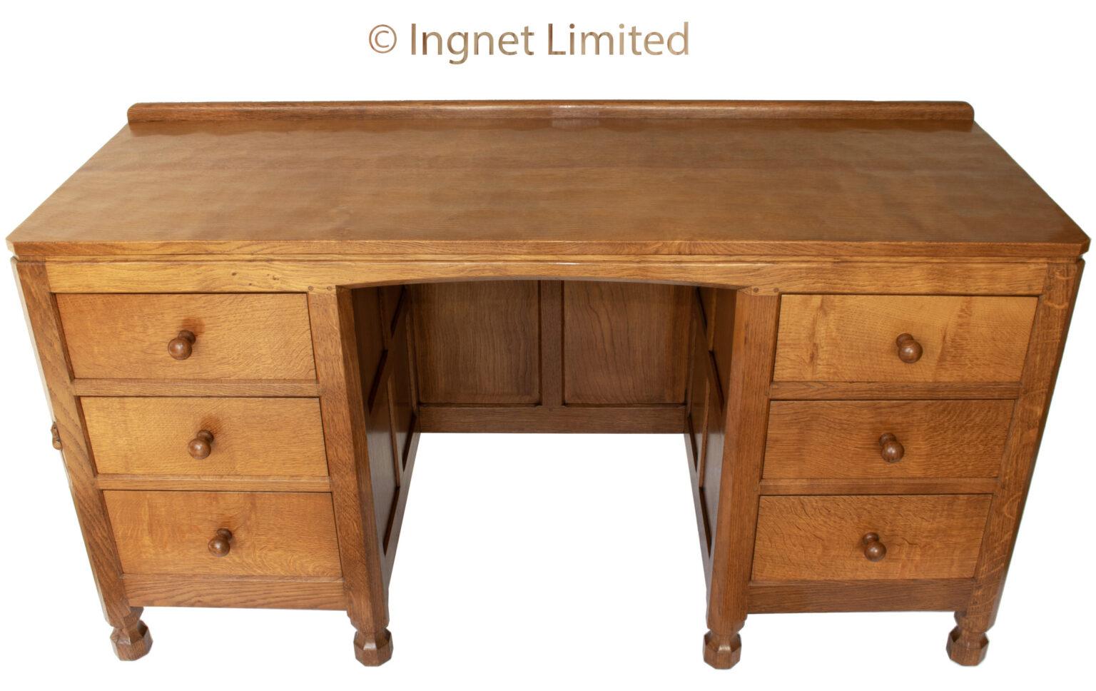 ROBERT MOUSEMAN ADZED OAK KNEEHOLE DESK – Ingnet