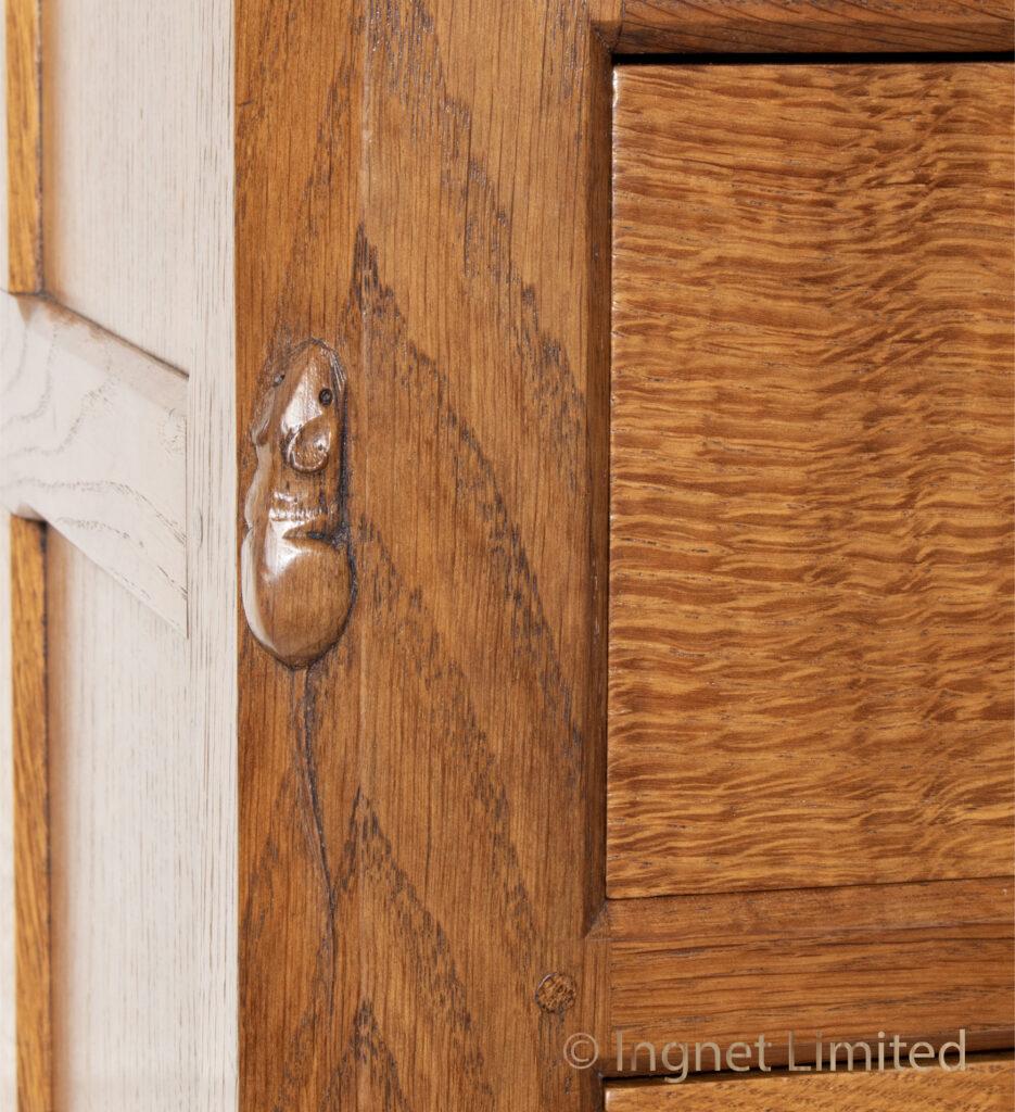 ROBERT MOUSEMAN ADZED OAK KNEEHOLE DESK – Ingnet