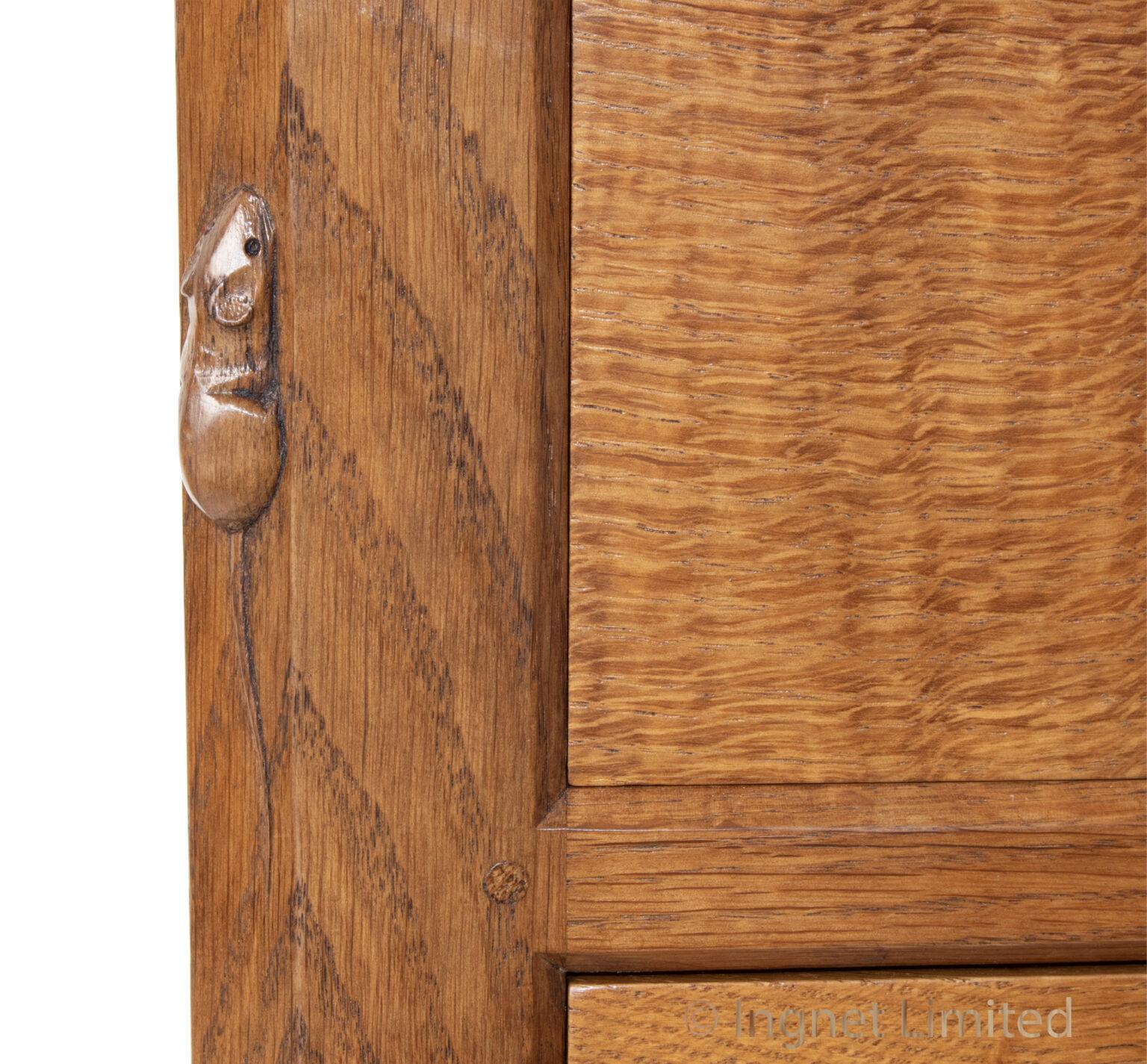 ROBERT MOUSEMAN ADZED OAK KNEEHOLE DESK – Ingnet