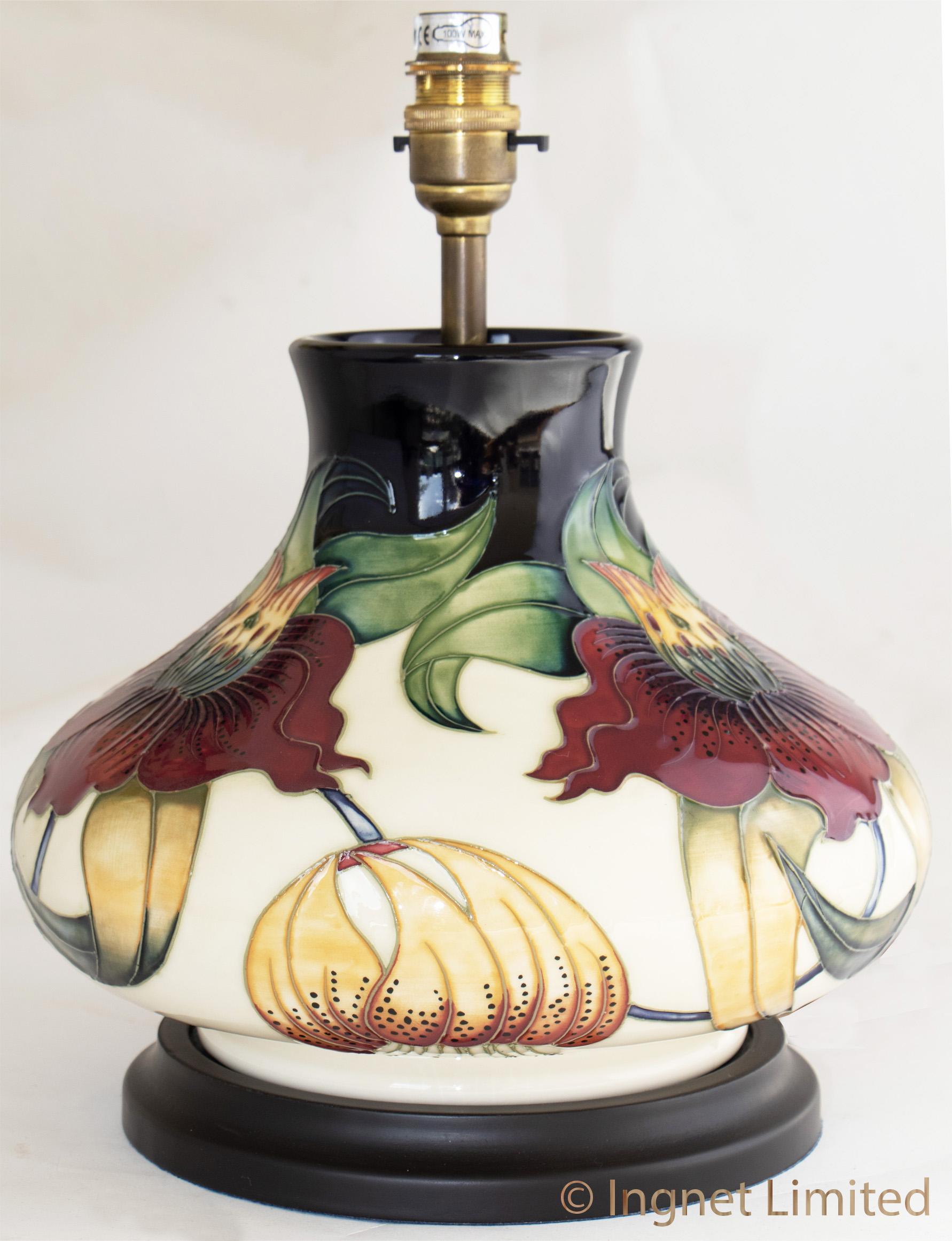 MOORCROFT ANNA LILY TABLE LAMP DESIGNED BY NICOLA SLANEY – Ingnet