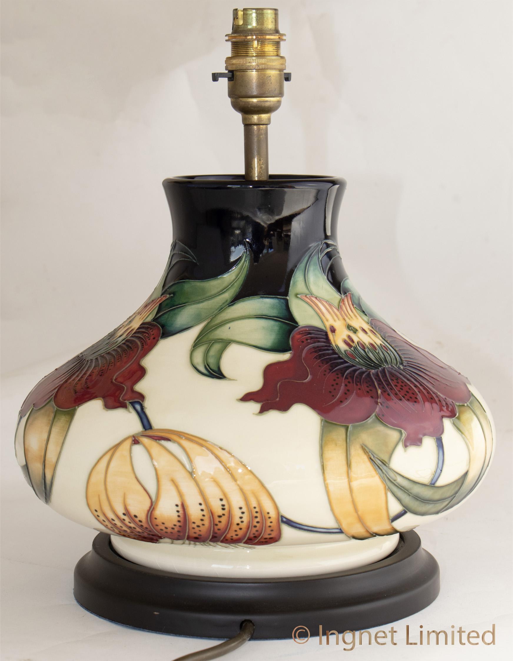 MOORCROFT ANNA LILY TABLE LAMP DESIGNED BY NICOLA SLANEY – Ingnet
