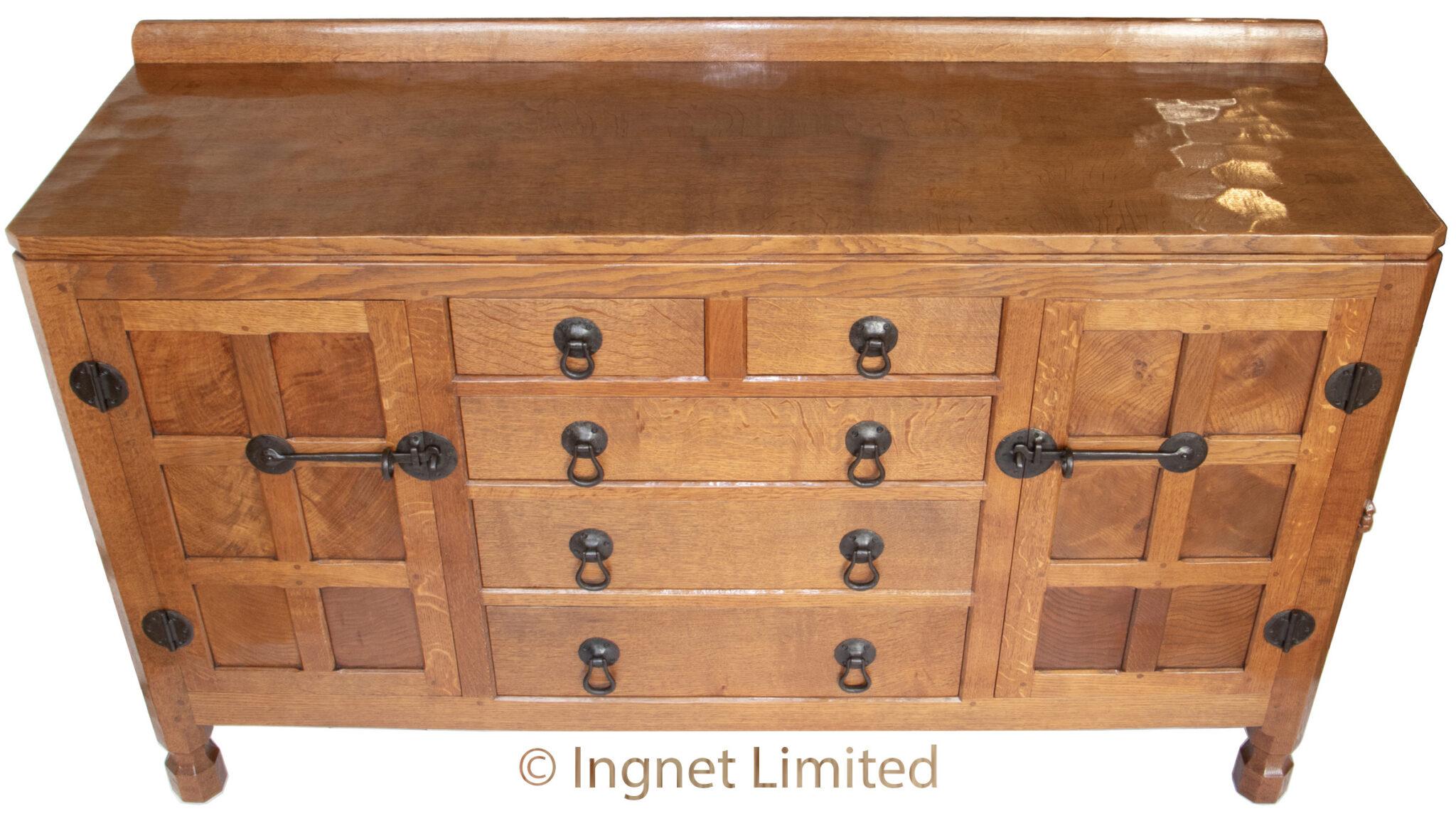 ROBERT MOUSEMAN THOMPSON CLASSIC FULLY ADZED SIDEBOARD – Ingnet