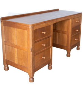 ROBERT MOUSEMAN THOMPSON OAK ADZED DESK – Ingnet