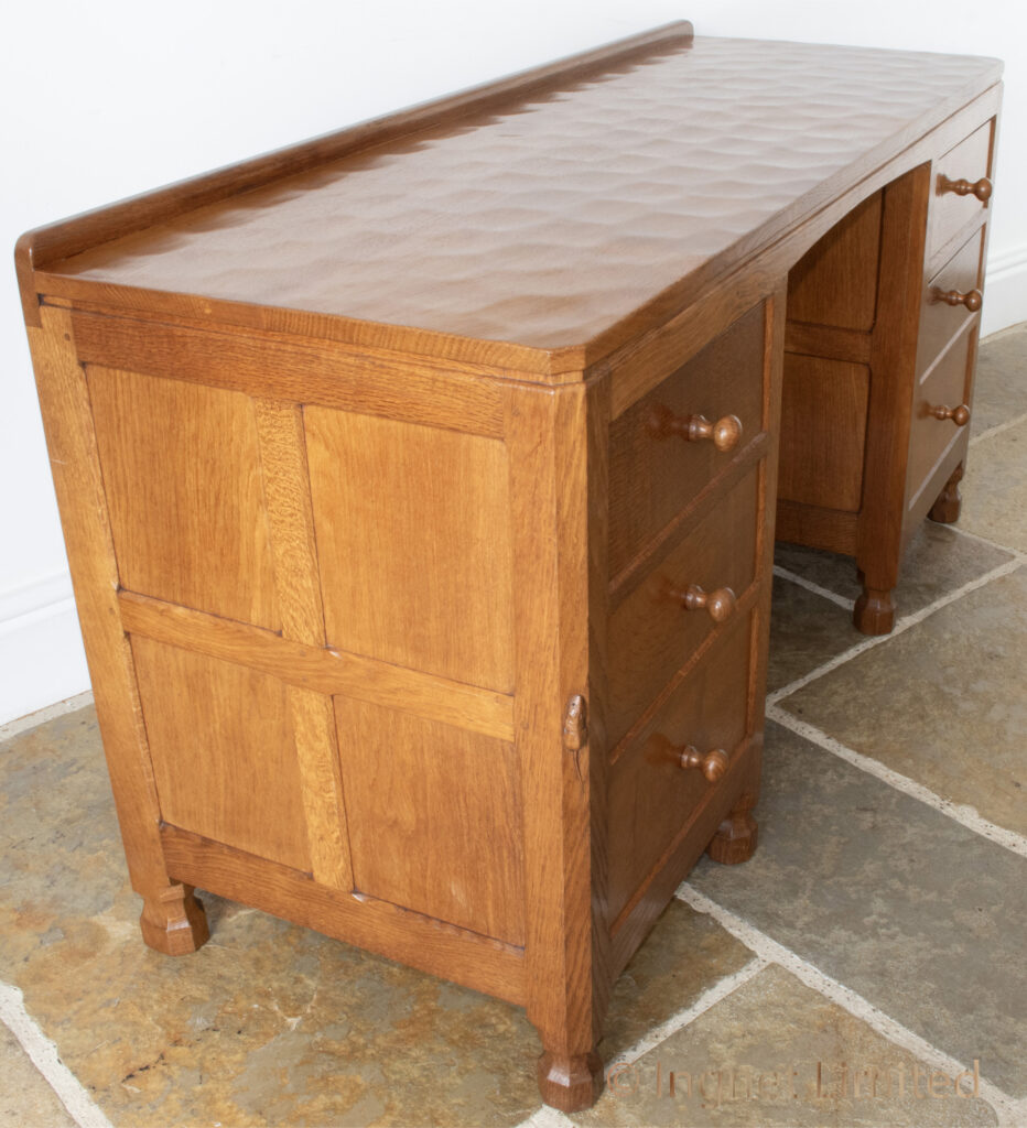 ROBERT MOUSEMAN THOMPSON OAK ADZED DESK – Ingnet