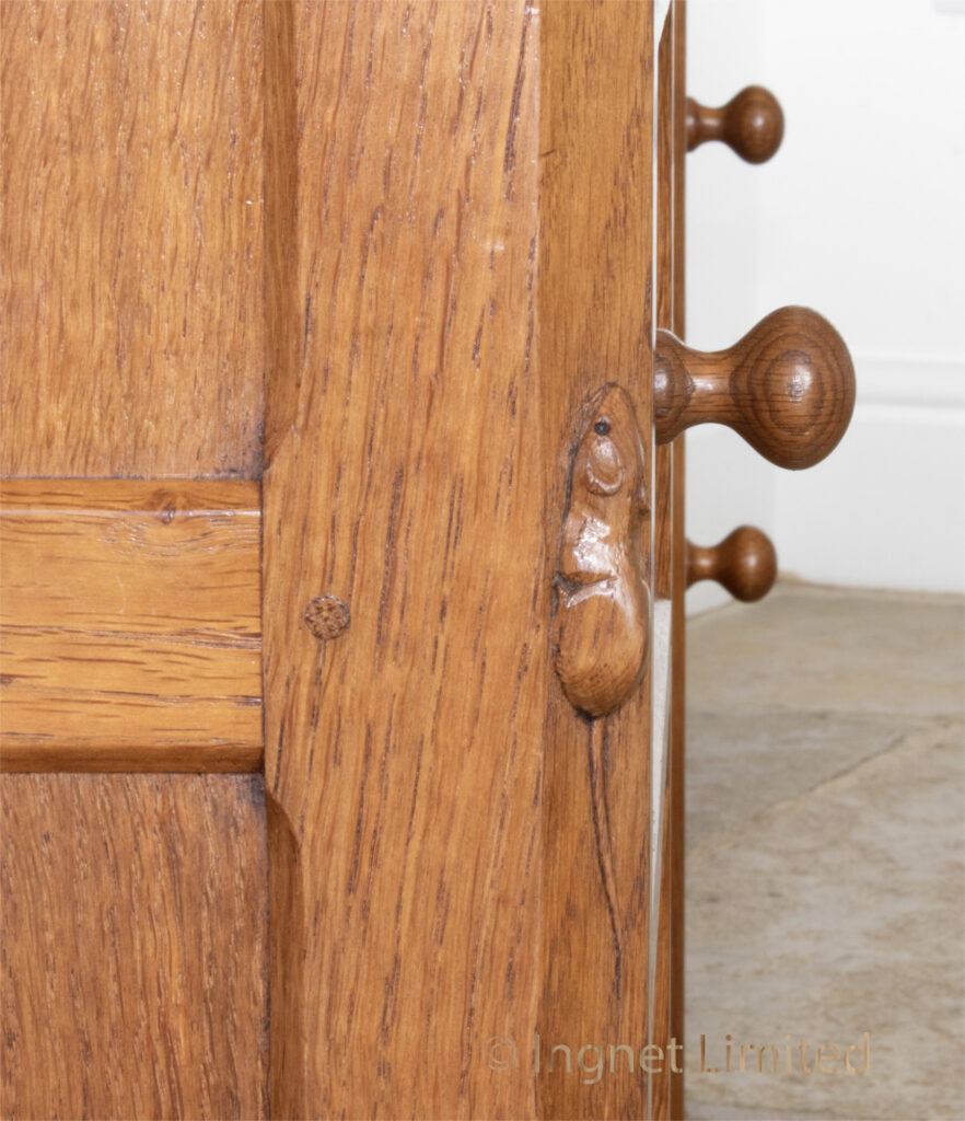ROBERT MOUSEMAN THOMPSON OAK ADZED DESK – Ingnet