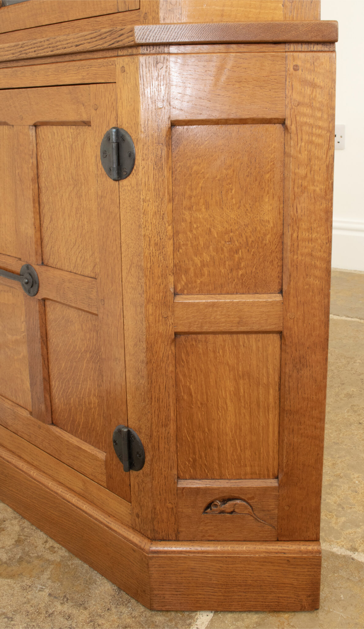 ROBERT MOUSEMAN THOMPSON FLOOR STANDING CORNER CUPBOARD – Ingnet