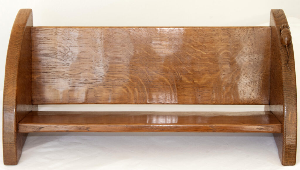 ROBERT MOUSEMAN THOMPSON VINTAGE ADZED BOOK TROUGH – Ingnet