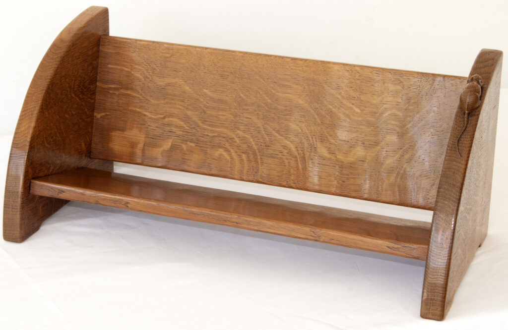 ROBERT MOUSEMAN THOMPSON VINTAGE ADZED BOOK TROUGH – Ingnet