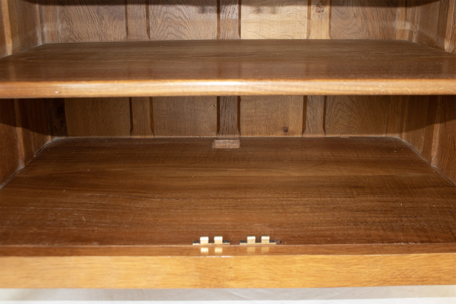 SID POLLARD OF BAGBY ADZED OAK MEDIA CUPBOARD – Ingnet